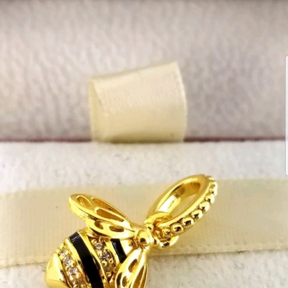 Pandora | Jewelry | New Pandora Queen Bee Dangle Charm | Poshmark